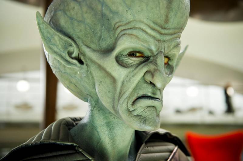 Scenes Of Alien Murder, Entity Driving In MIB3 Clips, Plus Viral ...